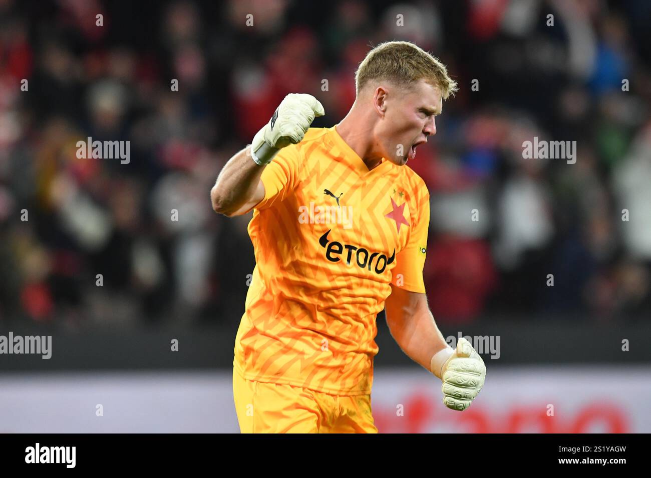 Prague, Czech Republic. 3rd Oct, 2024. On photo Slavias' goalkeeper ...