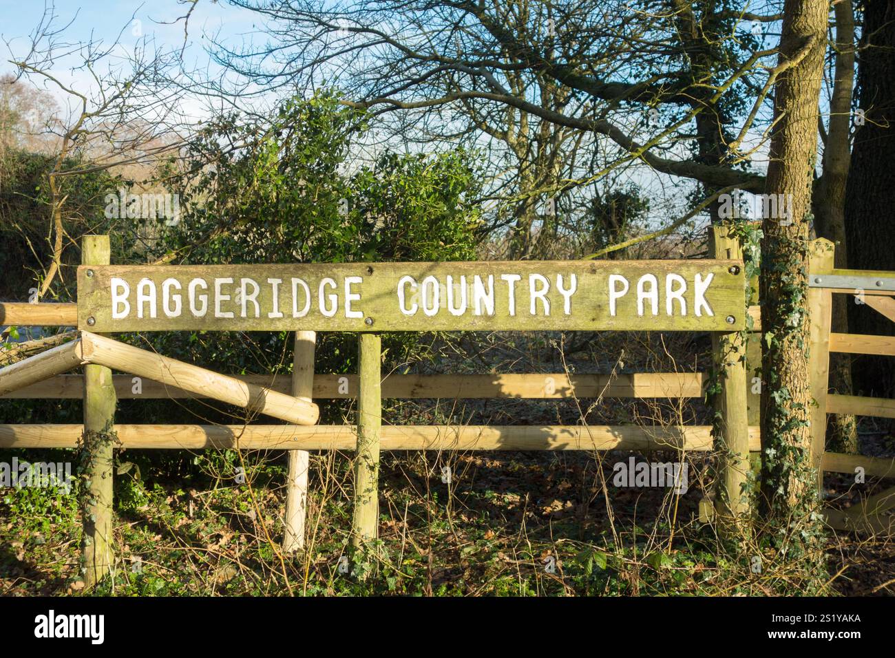 Wooden Baggeridge Country Park sign UK Stock Photo - Alamy