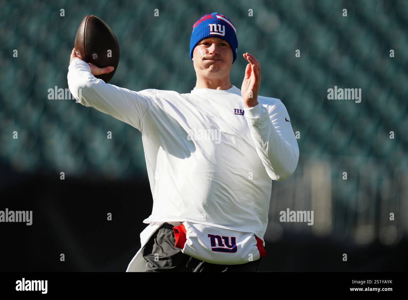 New York Giants quarterback Tim Boyle (12) warms up before an NFL ...