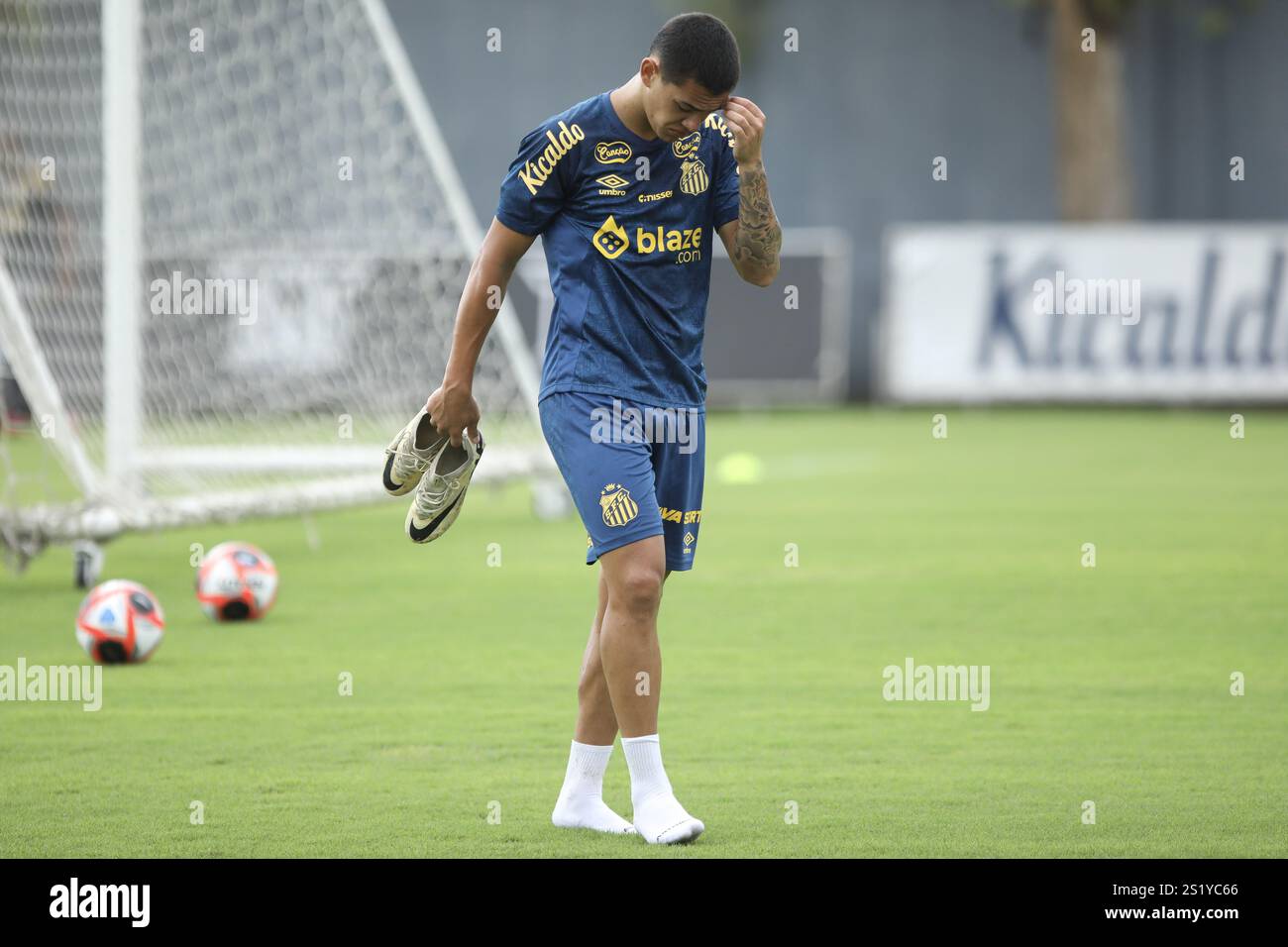 Santos, Brazil. 05th Jan, 2025. SP - SANTOS - 05/01/2025 - SANTOS, TRAINING - JP Chermont ...