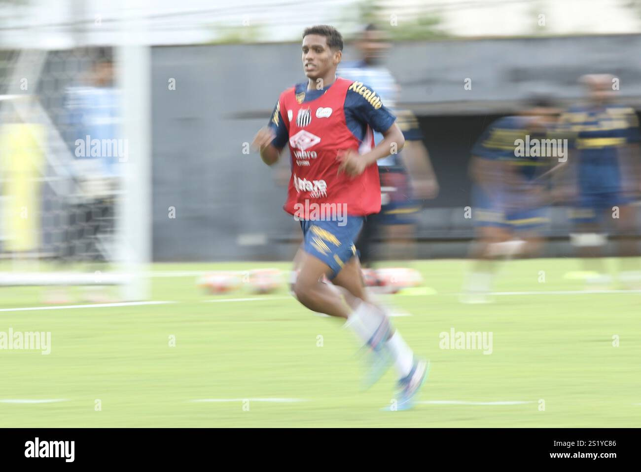 SP - SANTOS - 01/05/2025 - SANTOS, TRAINING - Souza, Santos player ...