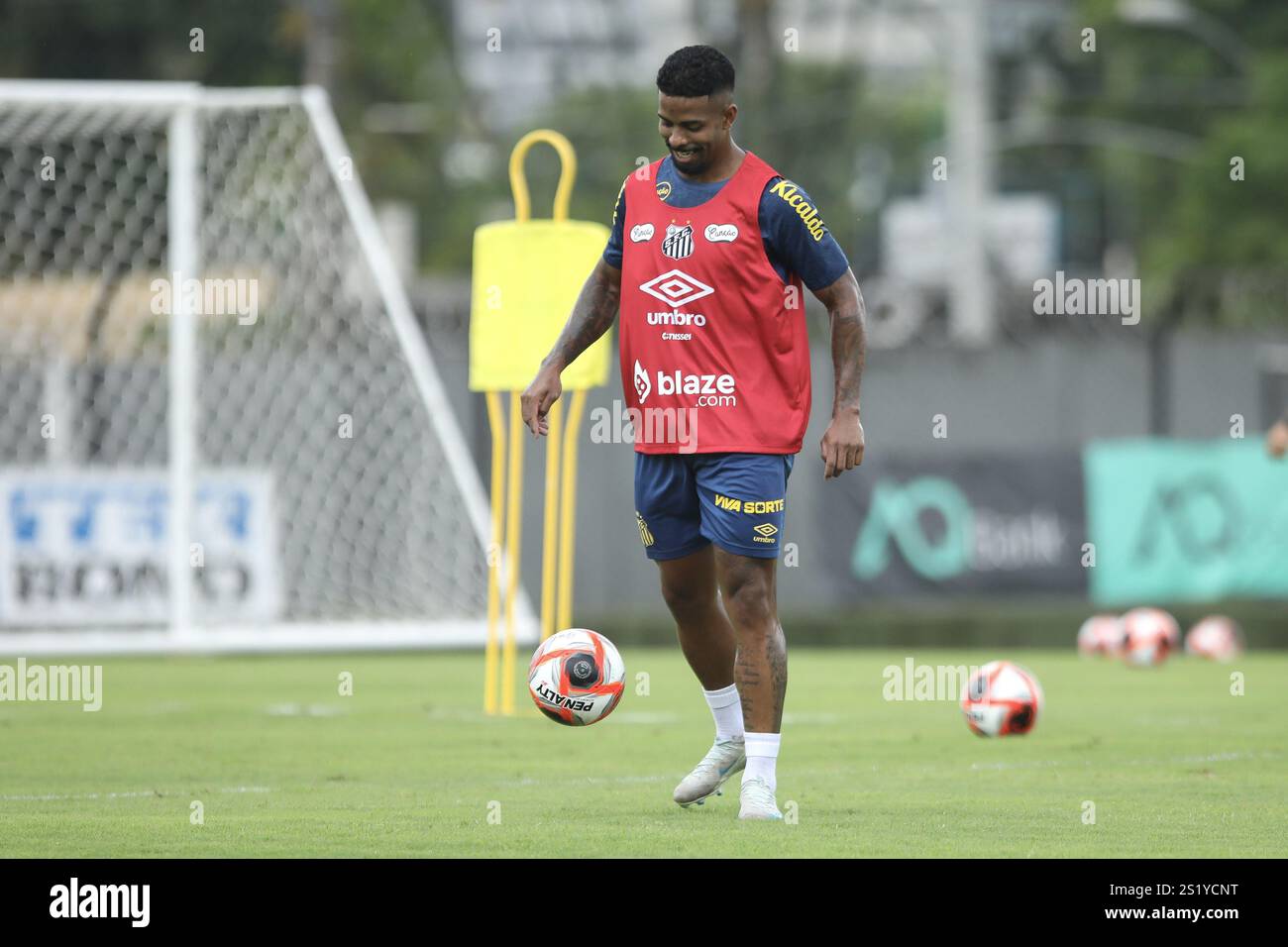 SP - SANTOS - 01/05/2025 - SANTOS, TRAINING - Hayner, Santos player ...