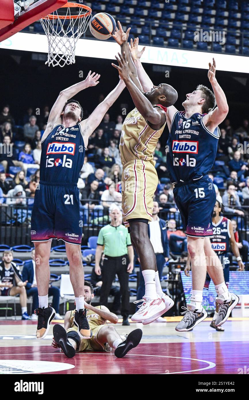 Brussels, Belgium. 05th Jan, 2025. Limburg's Thibault Vanderhaegen ...