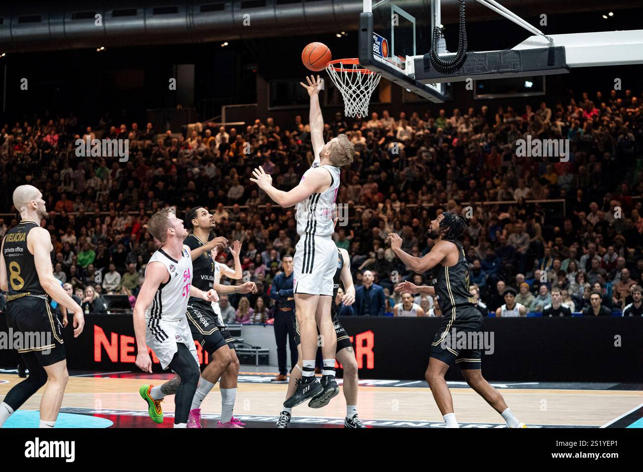 Till Pape (Nr. 19 Telekom Baskets Bonn) GER, Basketball Loewen ...