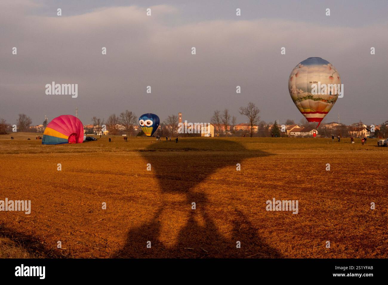 Torino, Italia. 05th Jan, 2025. Hot air balloons fly over Mondovi ...