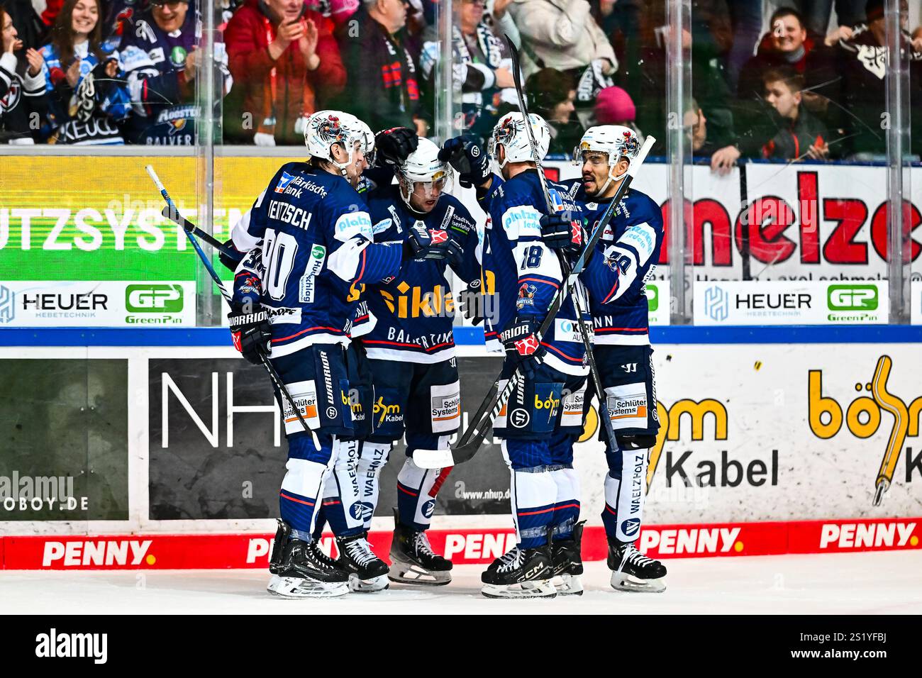 Torjubel, Jubel, Freude bei Torschütze Brandon Gormley (Iserlohn ...