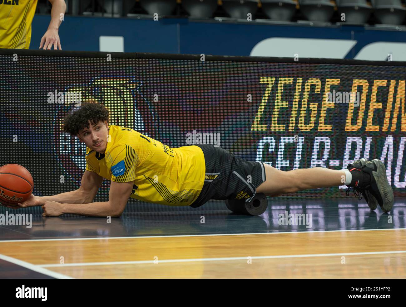 05.01.2025, EWE Arena, Oldenburg, GER, easy Credit-BBL, EWE Baskets ...