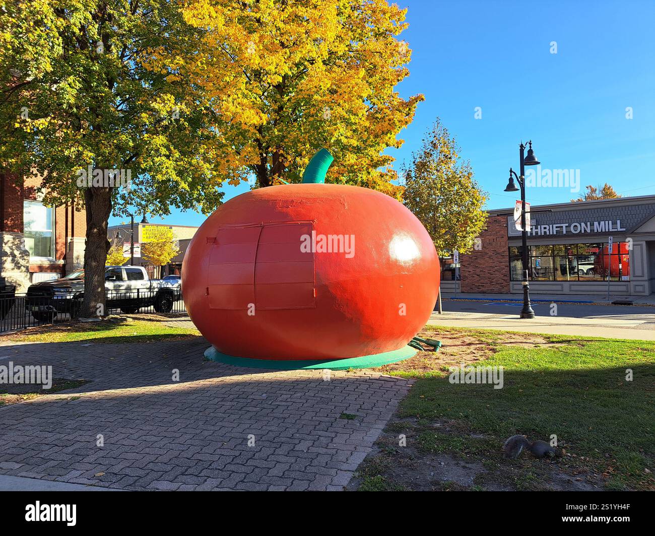 Big Tomato on Talbot Street West in downtown Leamington, Ontario, Canada Stock Photo - Alamy