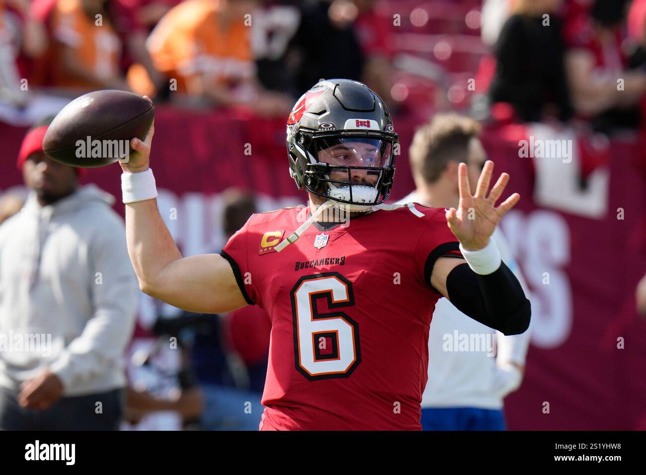 Tampa Bay Buccaneers quarterback Baker Mayfield (6) warms up before an ...