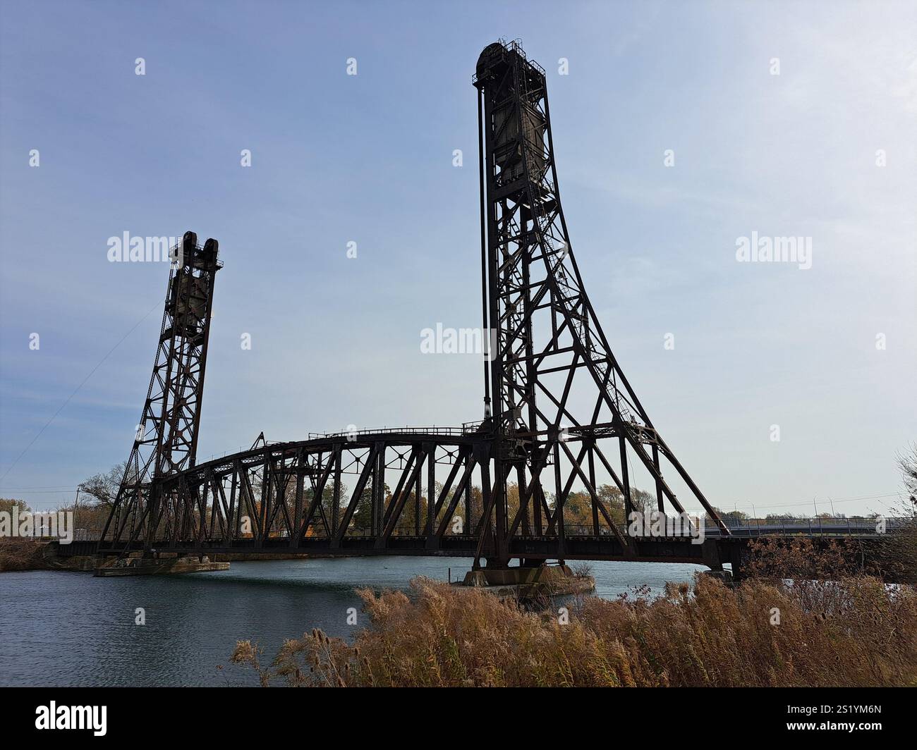 Lift bridge vertical tracks hi-res stock photography and images - Alamy