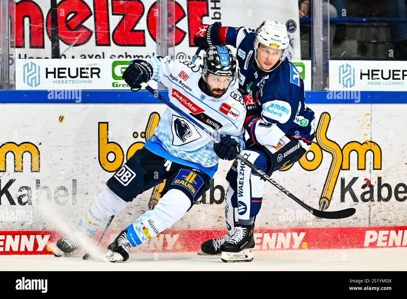 Riley Sheen (ERC Ingolstadt, #91) Emil Quaas (Iserlohn Roosters, #17 ...