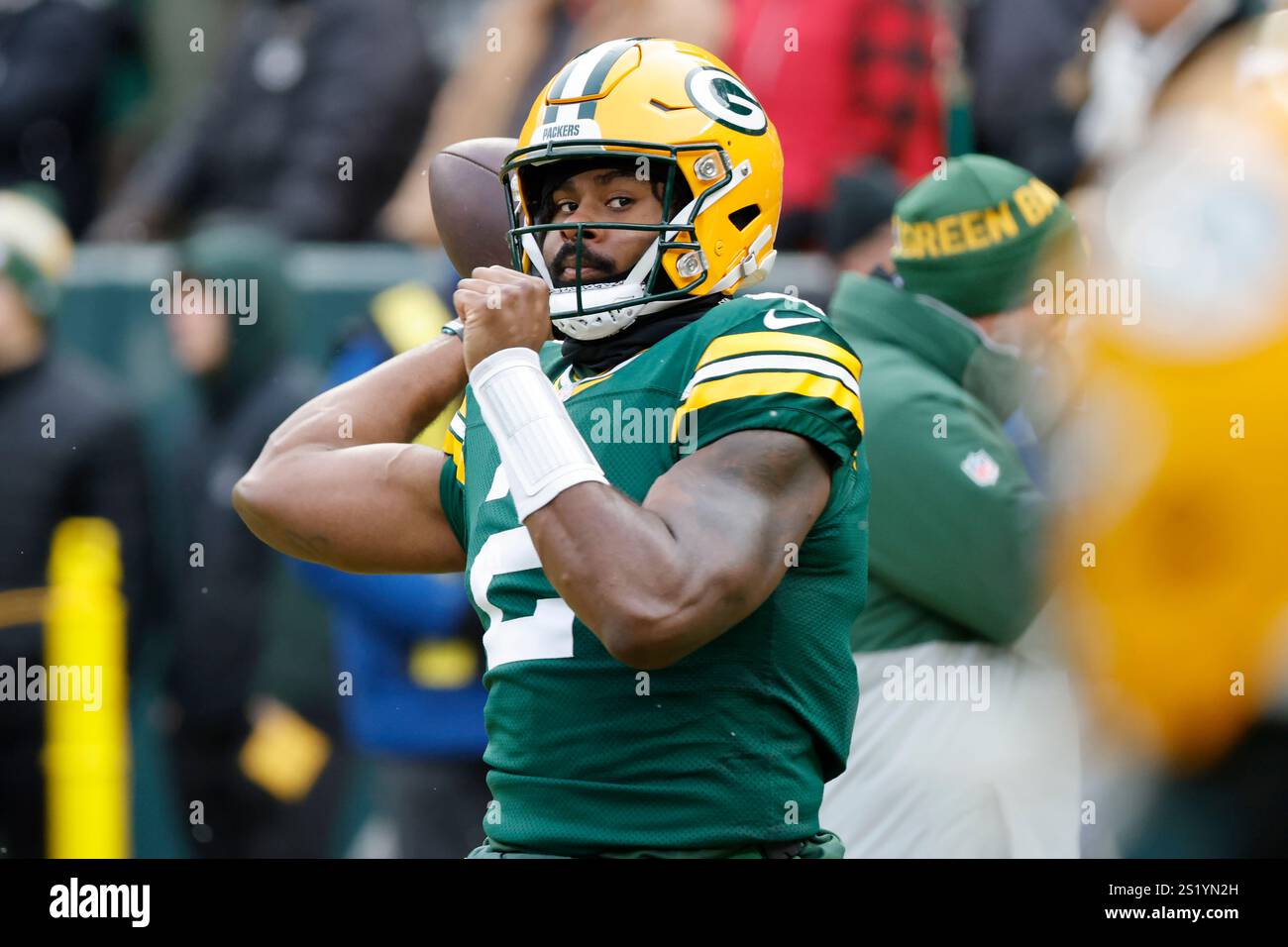 Green Bay Packers quarterback Malik Willis (2) warms up before an NFL ...