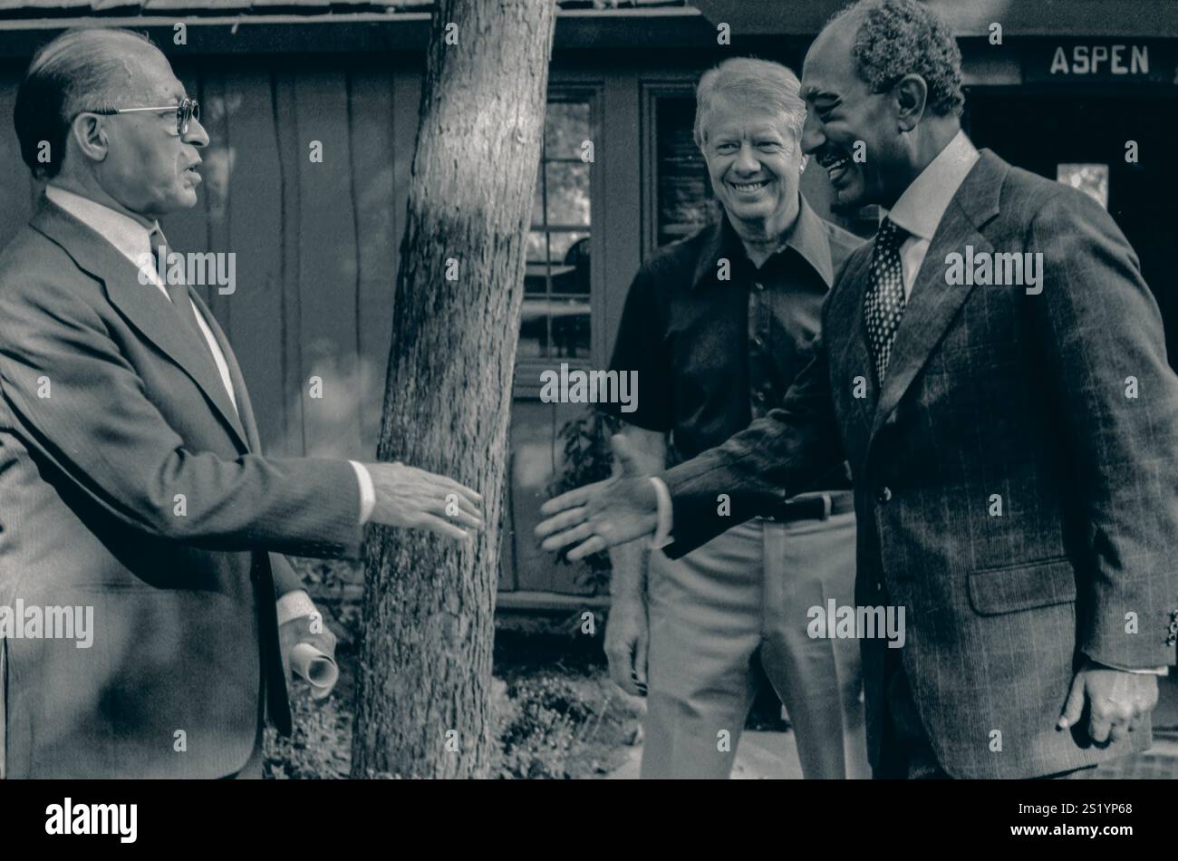 Jimmy carter with sadat and begin hi-res stock photography and images ...