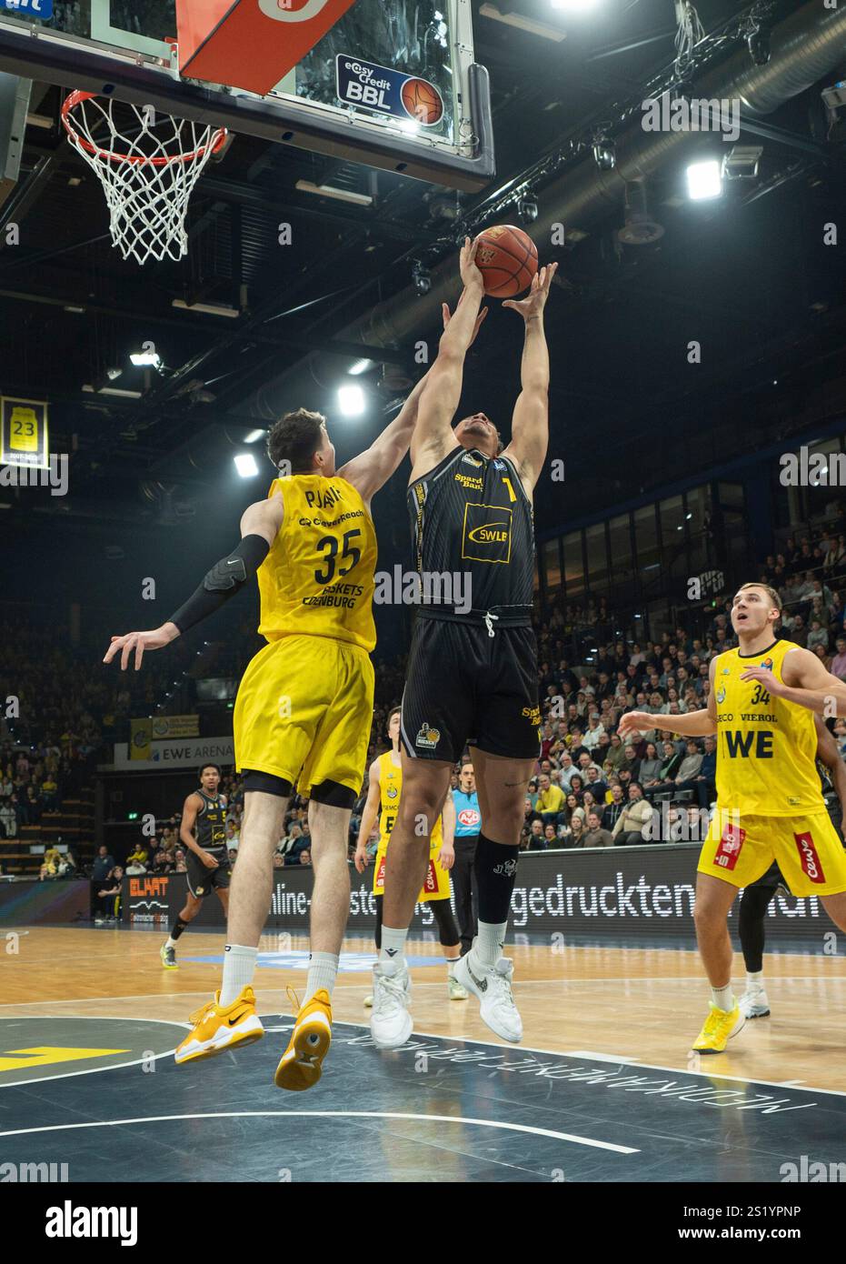 05.01.2025, EWE Arena, Oldenburg, GER, easy Credit-BBL, EWE Baskets ...