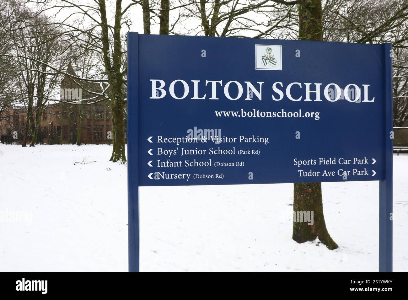 Bolton, England. 5th January 2025. Snow arrived in the Greater ...