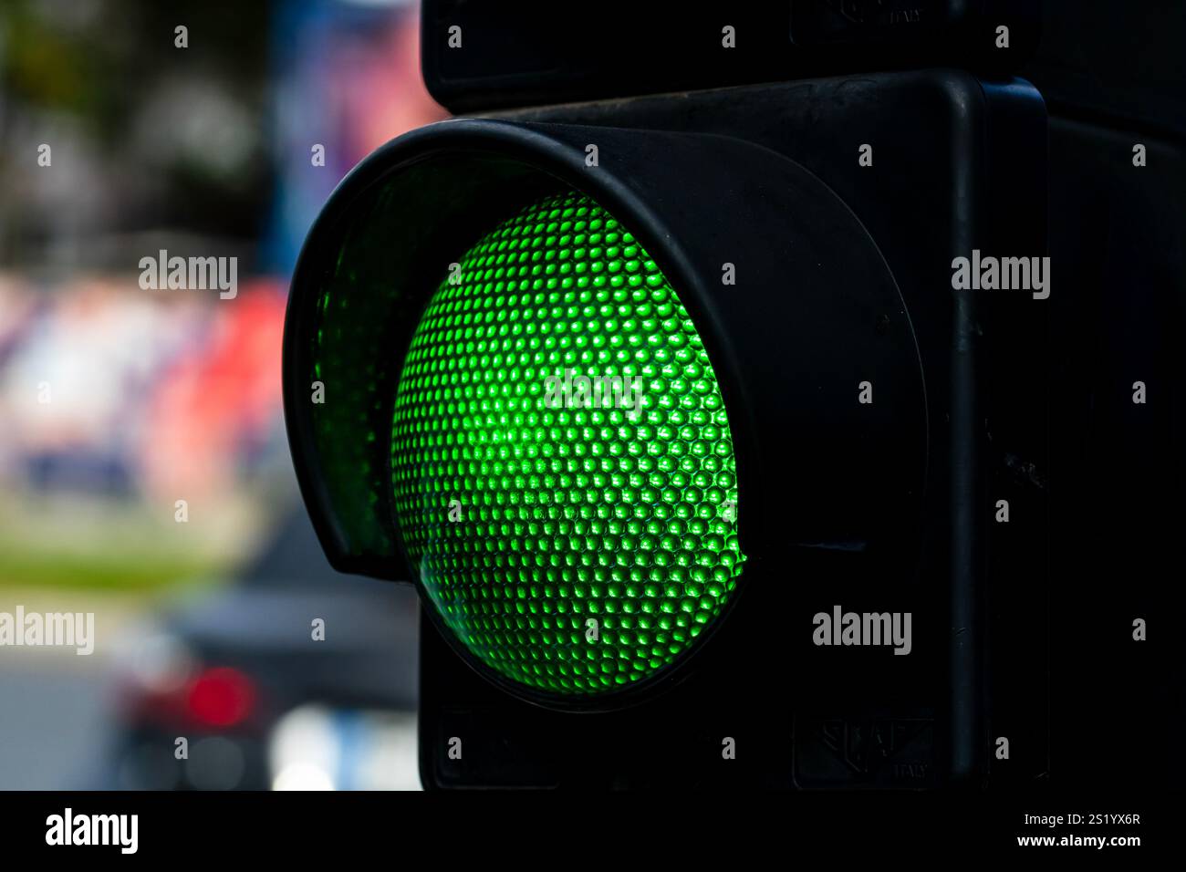 Automated stop light road hi-res stock photography and images - Alamy