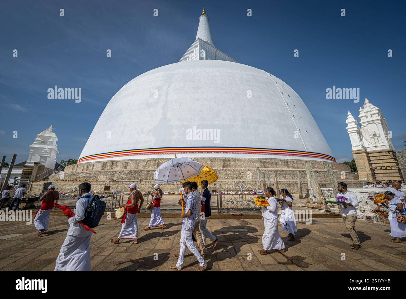 Anuradhapura, Sri Lanka - 12 August 2024: Ruwanweli Maha Seya stupa ...