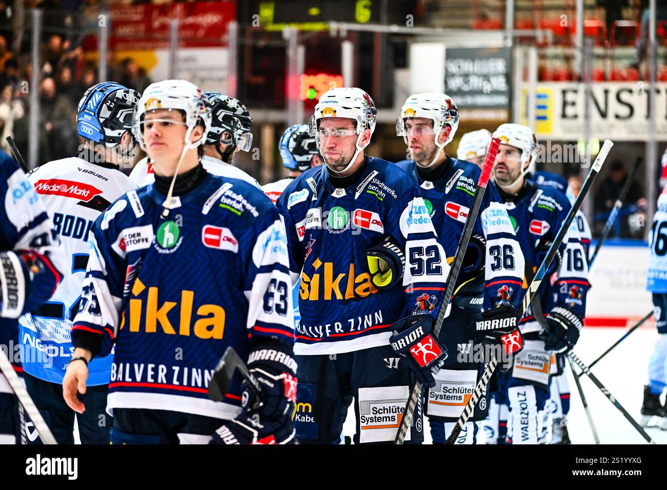 Manuel Alberg (Iserlohn Roosters, #63) Sven Ziegler (Iserlohn Roosters ...