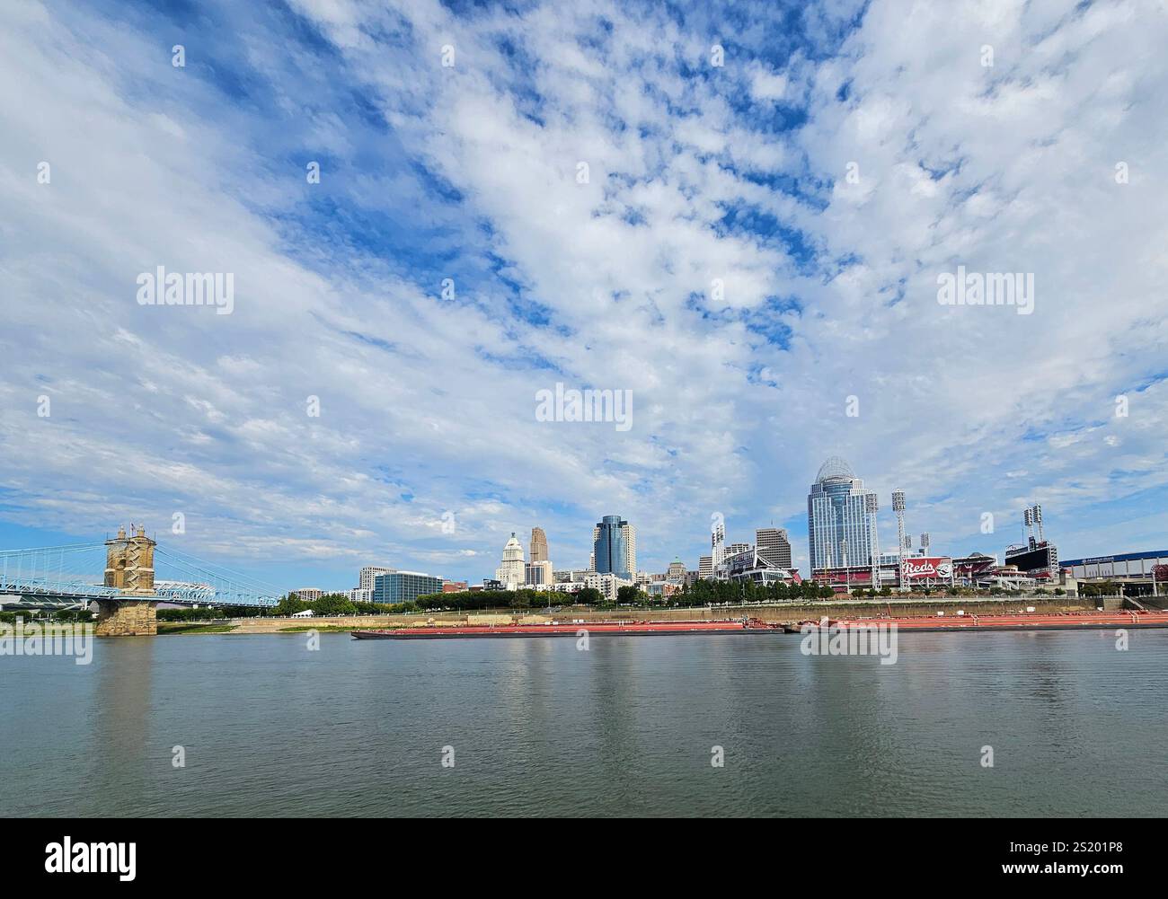 Cincinnati skyline hi-res stock photography and images - Alamy