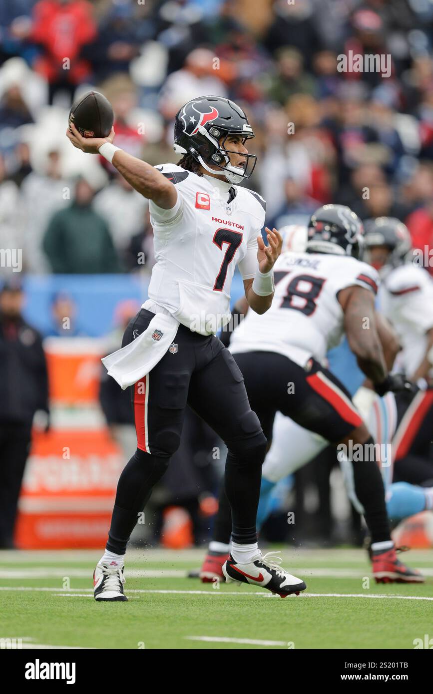 Houston Texans quarterback C.J. Stroud (7) passes the ball during the ...