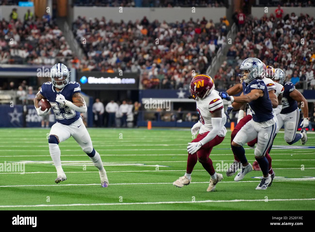 Dallas Cowboys running back Rico Dowdle (23) runs with the ball against ...