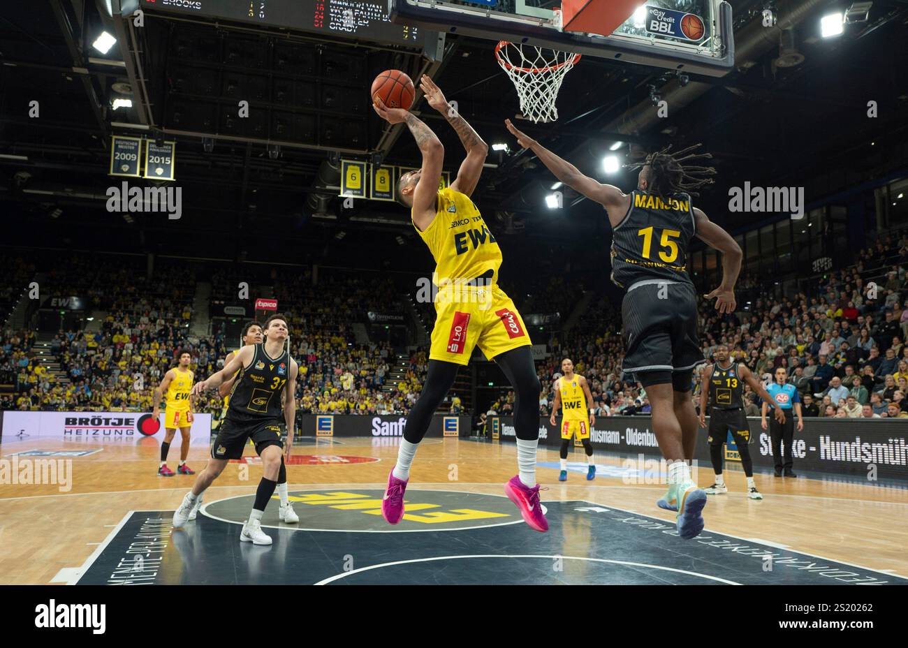 05.01.2025, EWE Arena, Oldenburg, GER, easy Credit-BBL, EWE Baskets ...