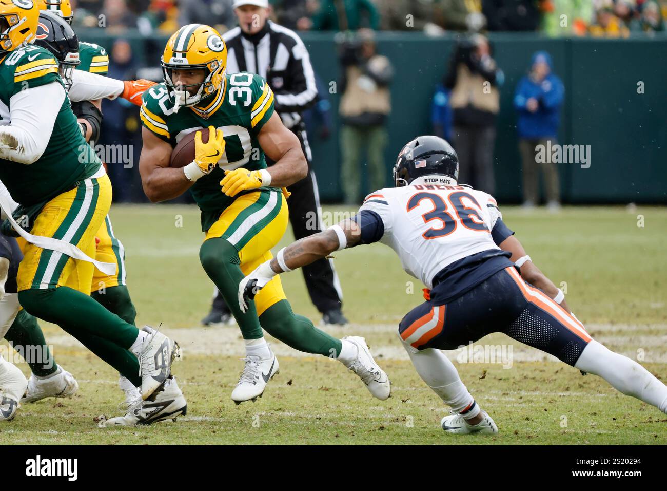 Green Bay Packers running back Chris Brooks (30) runs against Chicago ...