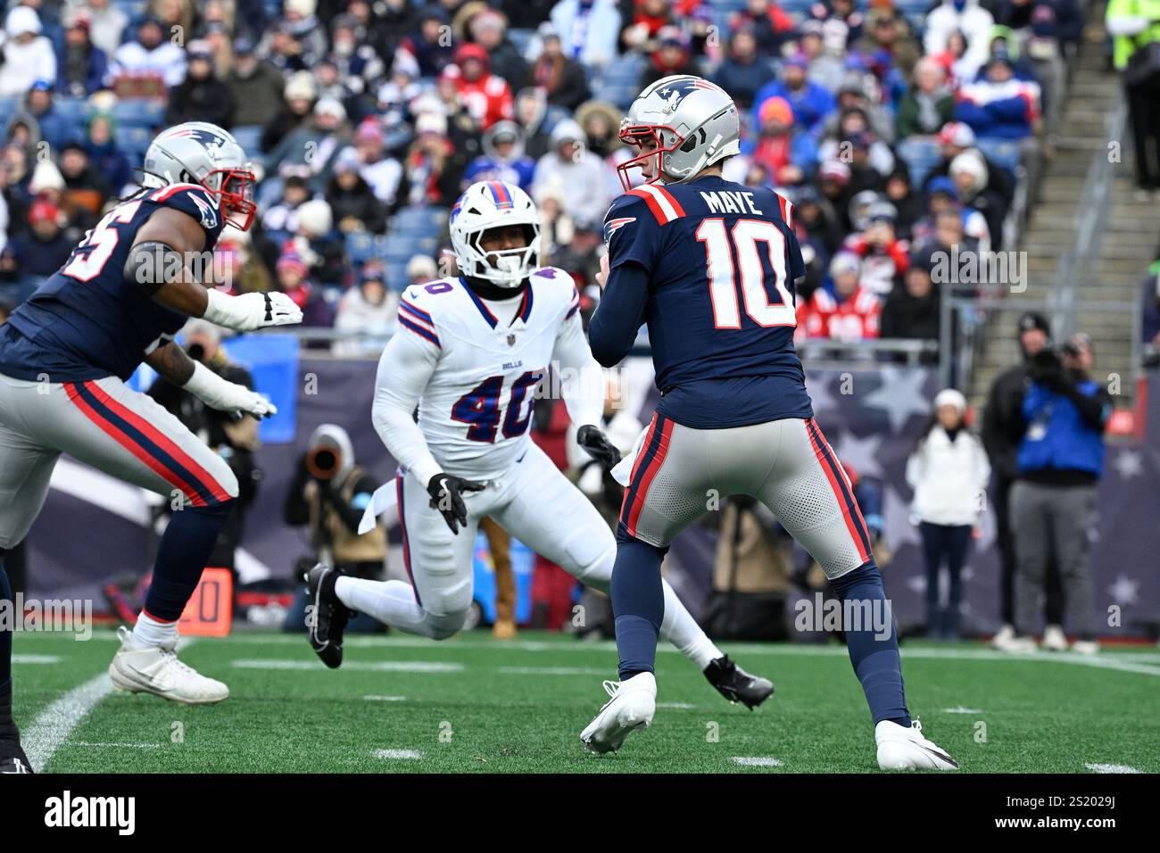 January 5, 2025: New England Patriots quarterback Drake Maye (10) looks ...