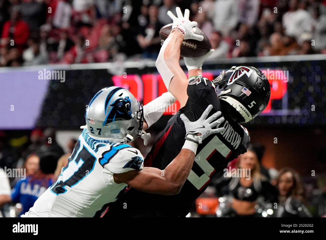 Atlanta Falcons wide receiver Drake London catches a touchdown pass in ...