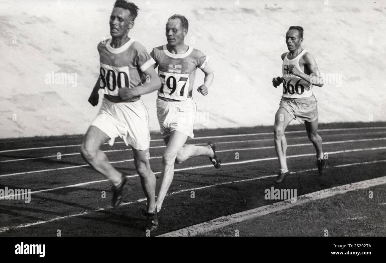 1928 Amsterdam Olympic Games. Final 10,000 meter men race, in the lead ...