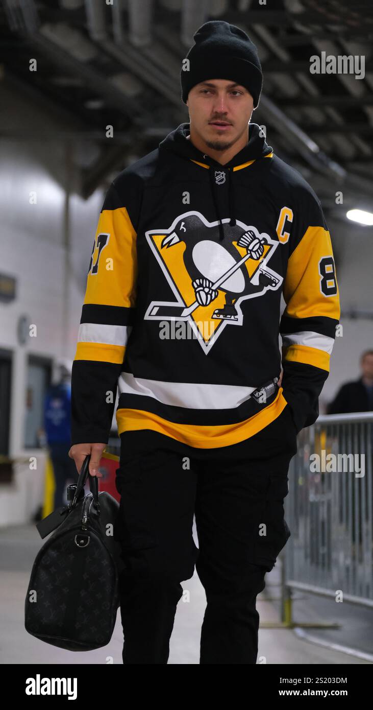 Pittsburgh, PA, USA. 04th Jan, 2025. Nick Herbig #51 during the ...