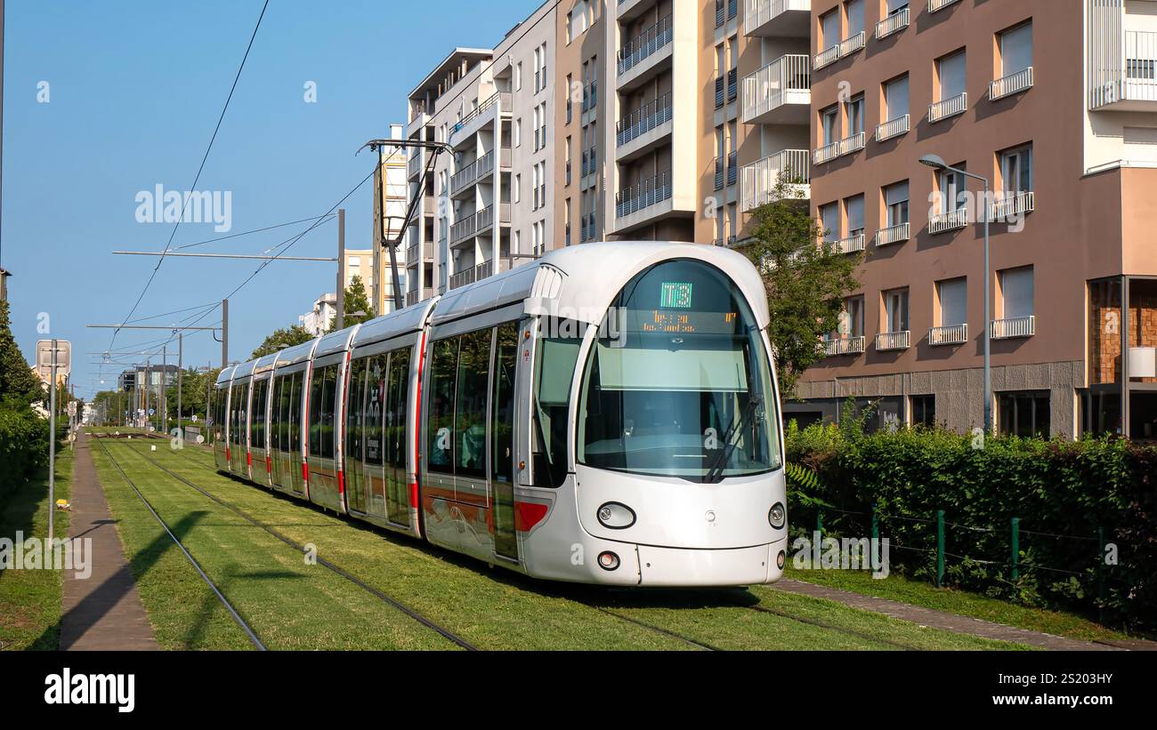 City center transportation system hi-res stock photography and images ...