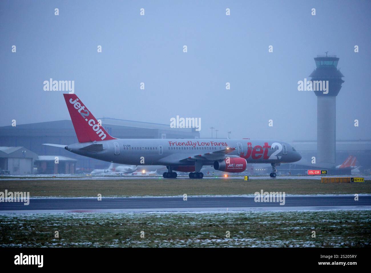 Operating the final JET2 Boeing 757 commercial flight arrival into ...