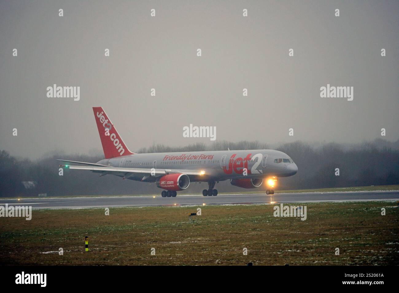 Operating the final JET2 Boeing 757 commercial flight arrival into ...