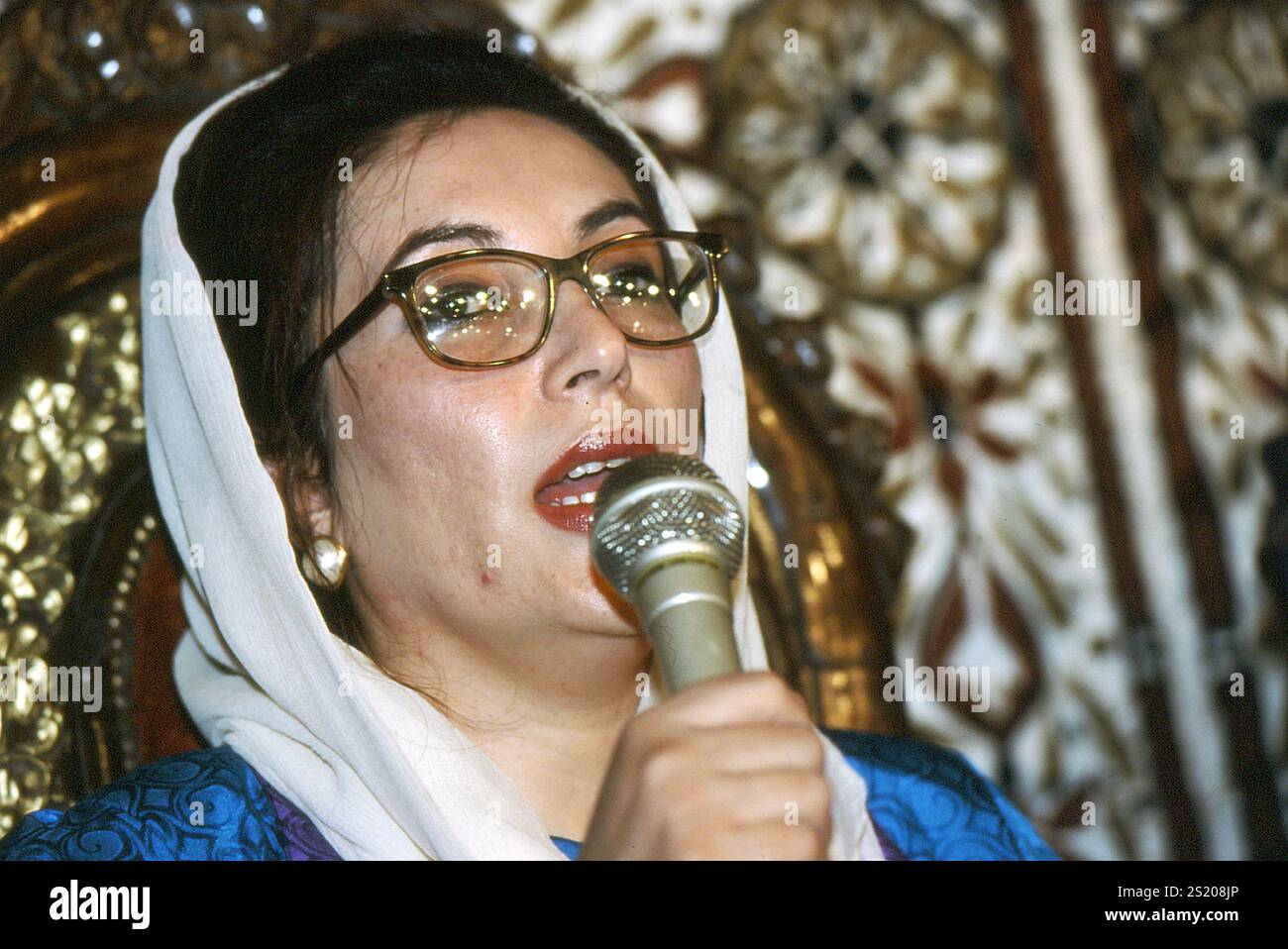 KARACHI- PAKISTAN/JANUARY 1998/ Pakistans former and late female prime ...
