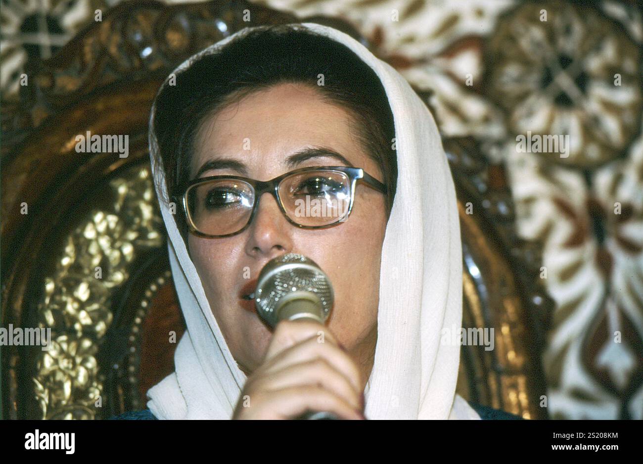 KARACHI- PAKISTAN/JANUARY 1998/ Pakistans former and late female prime ...
