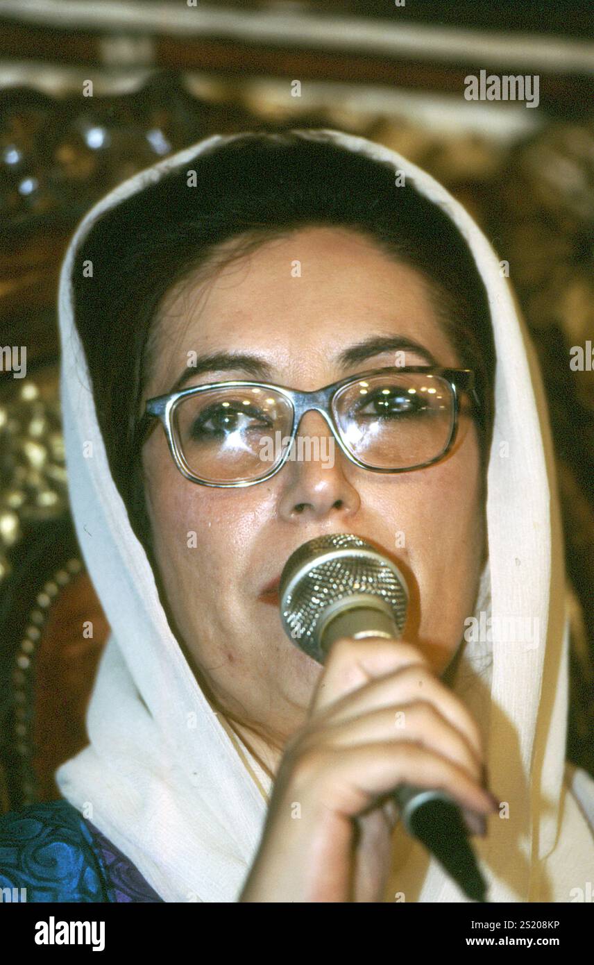 KARACHI- PAKISTAN/JANUARY 1998/ Pakistans former and late female prime ...