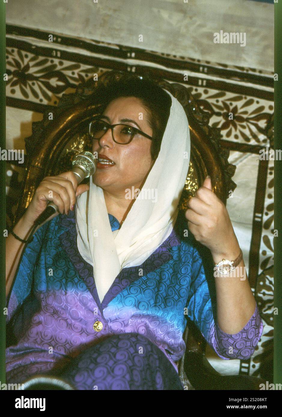 KARACHI- PAKISTAN/JANUARY 1998/ Pakistans former and late female prime ...