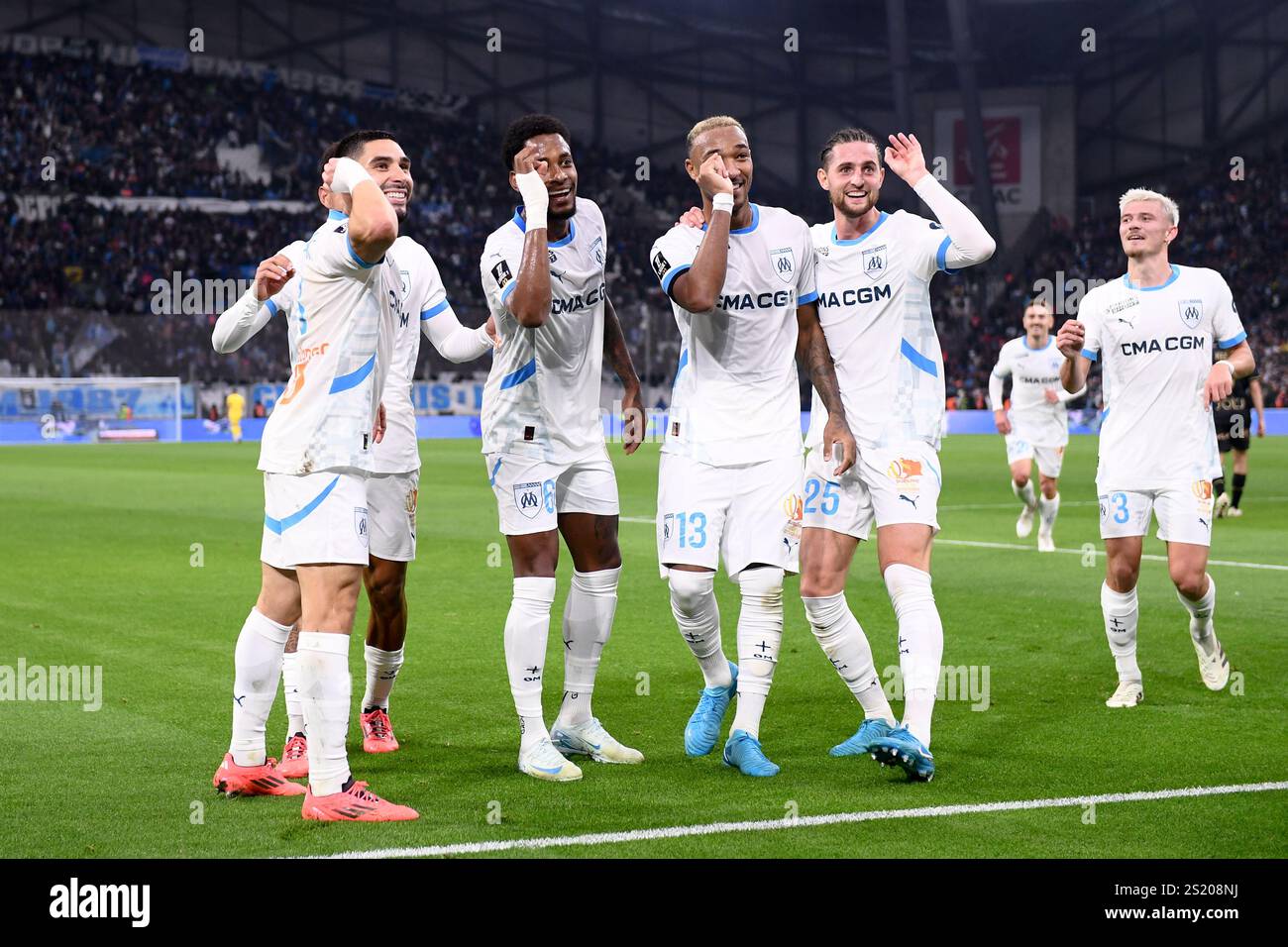 Marseille, France. 05th Jan, 2025. 08 Neal MAUPAY (om) - 62 Amir ...
