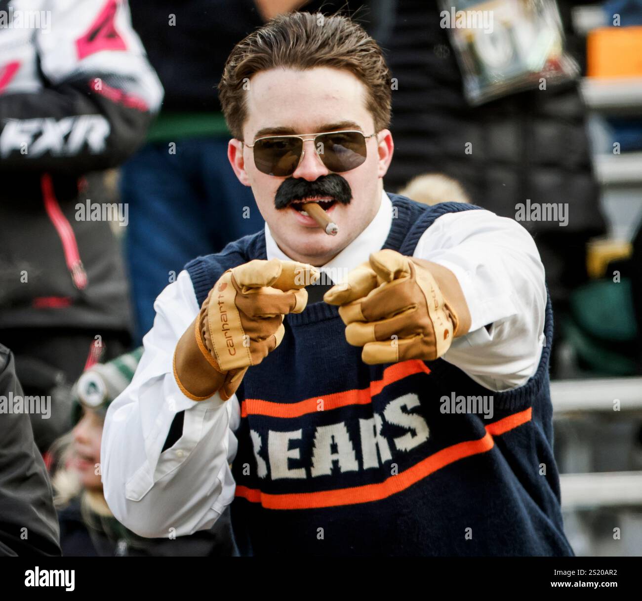 Green Bay, United States. 05th Jan, 2025. A Chicago Bears fan dressed ...