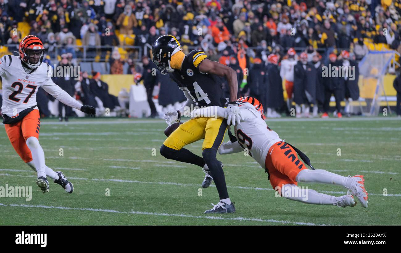 Pittsburgh, PA, USA. 04th Jan, 2025. George Pickens #14 during the ...
