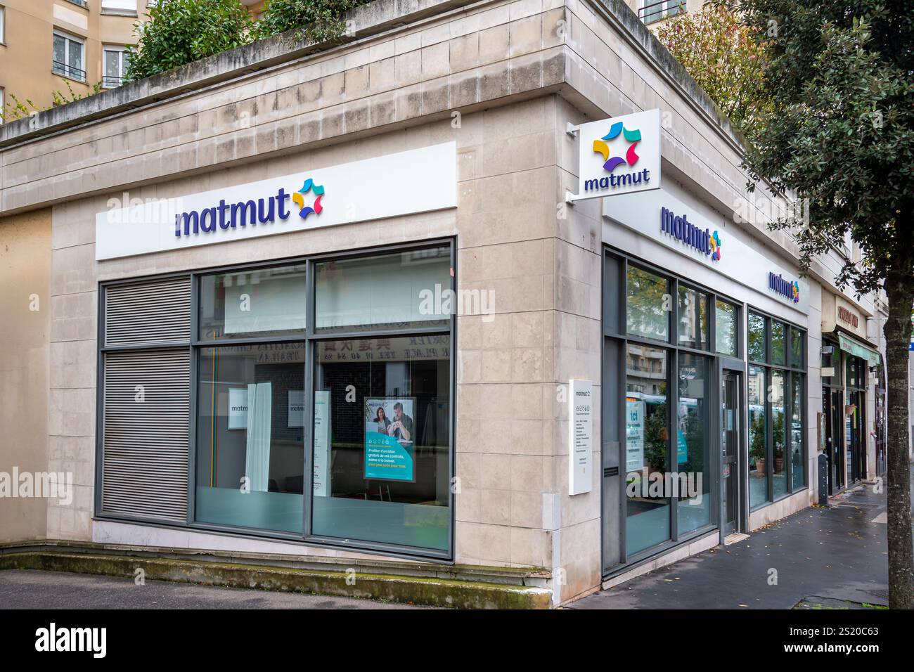 Mutual life assurance building hi-res stock photography and images - Alamy