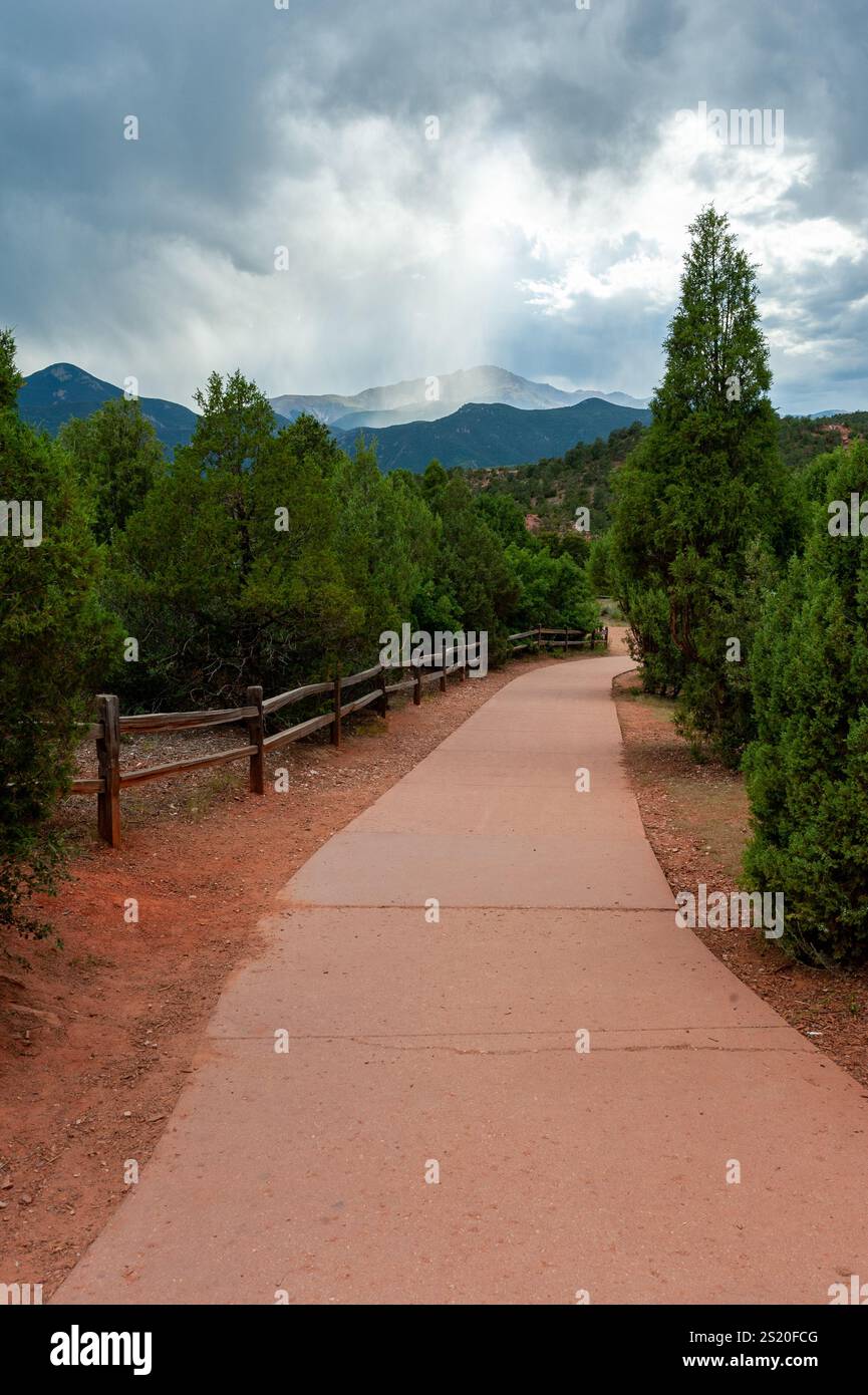 Walking path through Garden of the Gods, Colorado Springs, USA Stock ...