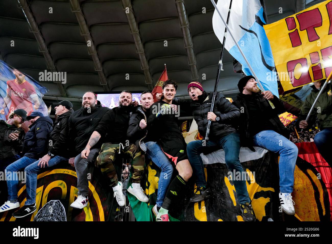 Mile Svilar of AS Roma celebrates the victory with AS Roma supporters ...