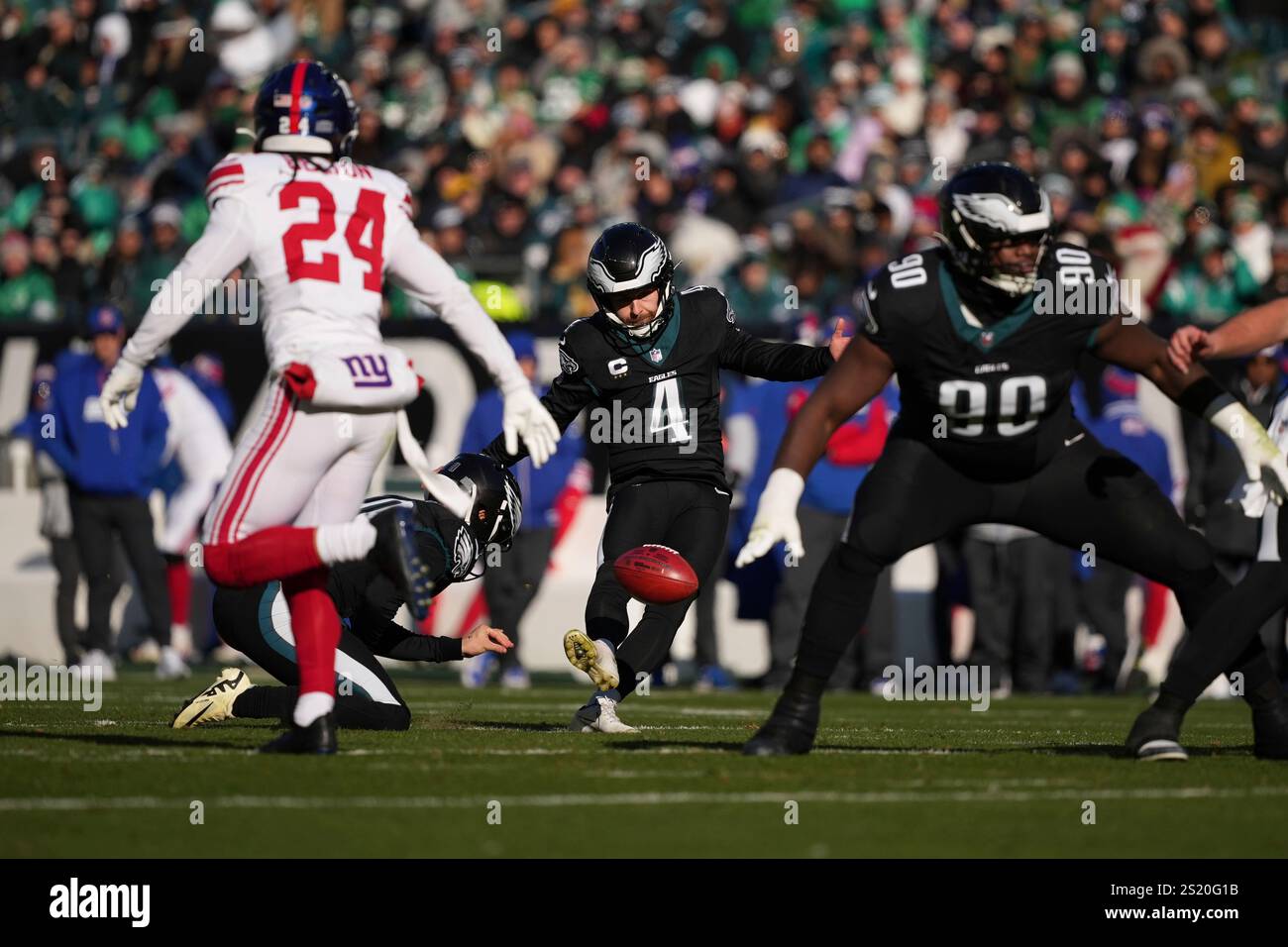 Philadelphia Eagles place kicker Jake Elliott (4) misses a field goal ...