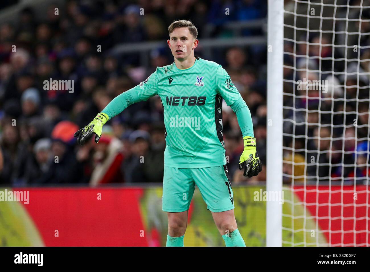 London, UK. 04th Jan, 2025. Crystal Palace goalkeeper Dean Henderson (1 ...