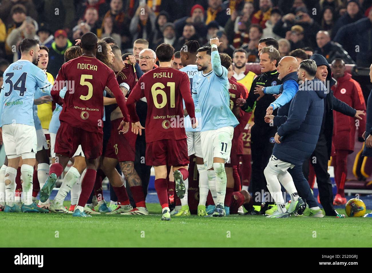 Rome, Italy 05.01.2025 : brawl between players Niccolo Pisilli of Roma ...