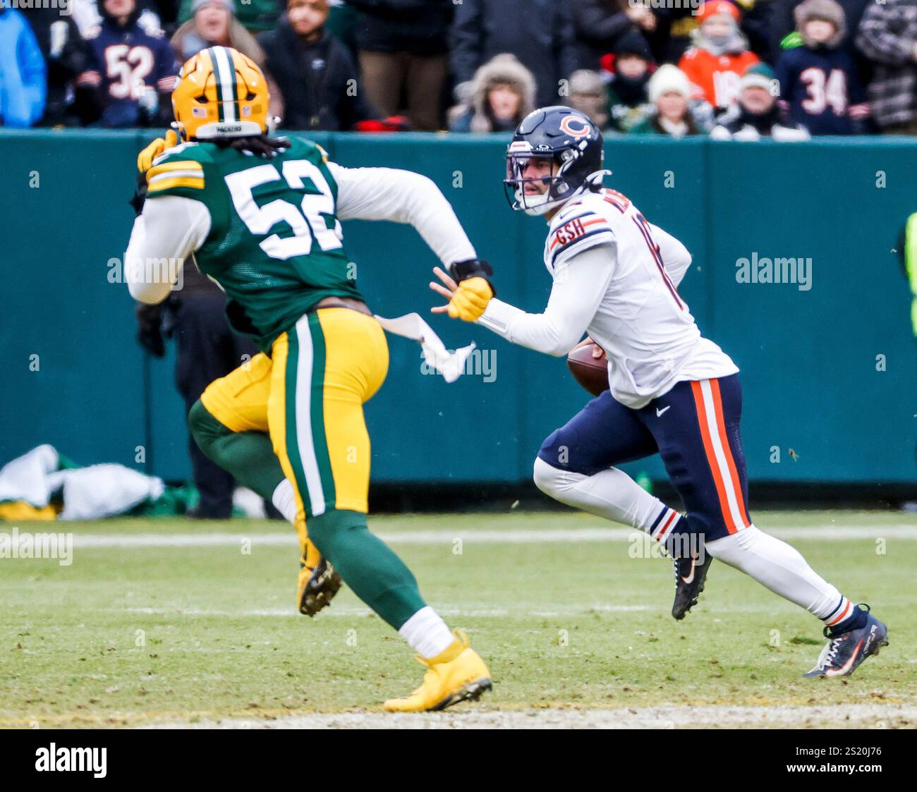 Green Bay, United States. 05th Jan, 2025. Chicago Bears quarterback ...