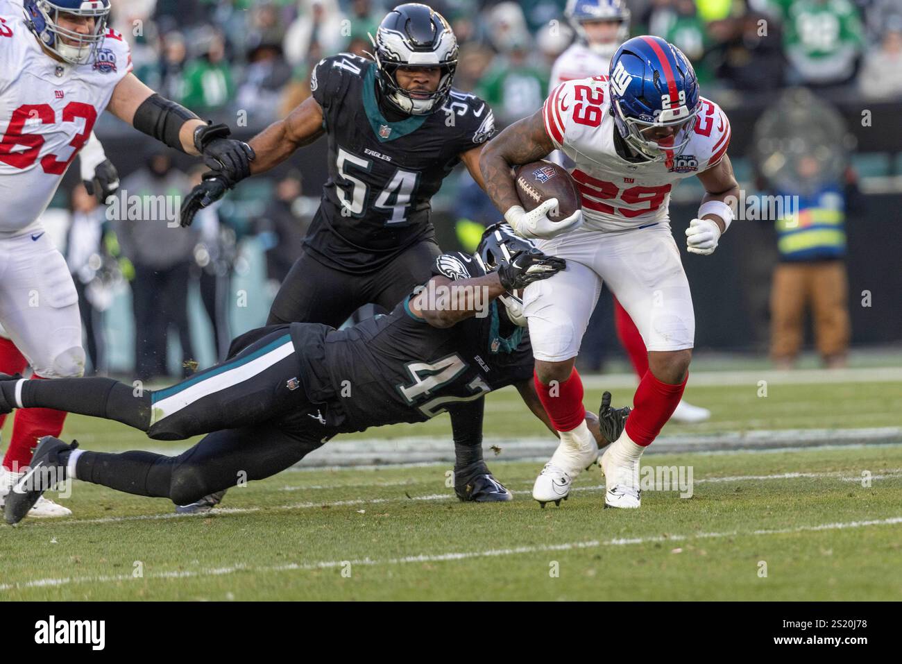 Tyrone tracy giants hi-res stock photography and images - Alamy