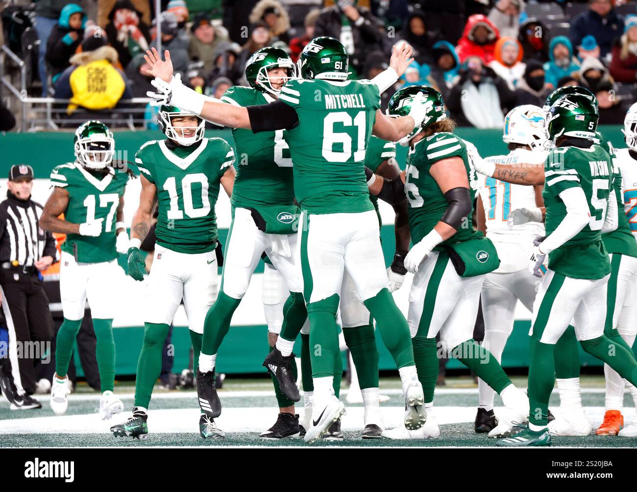 East Rutherford, United States. 05th Jan, 2025. New York Jets Aaron ...